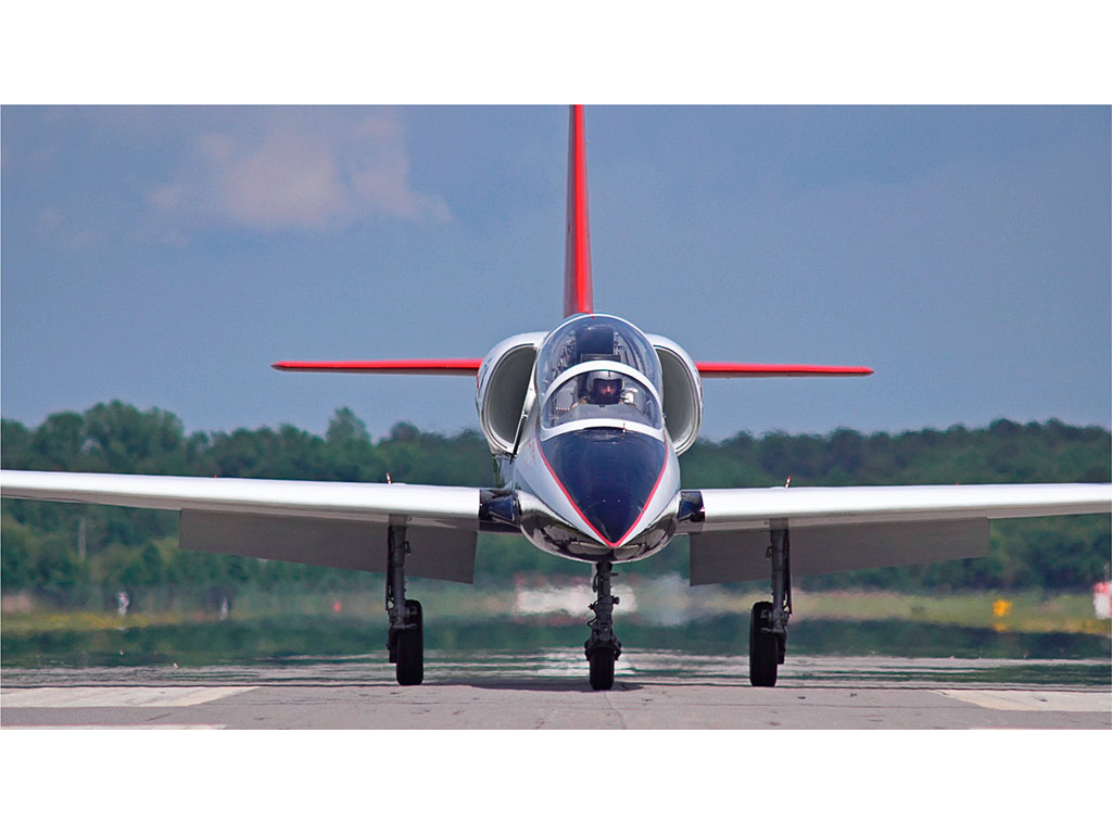 Become a Master Pilot: L-39 Upset Recovery, Recurrent Training - Up ...